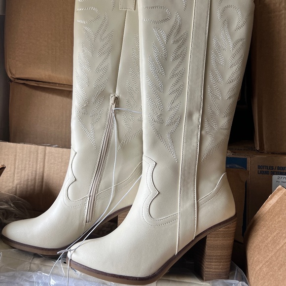 Altar'd State | Shoes | White Leather Cowboy Boots Alterd State Jewell ...